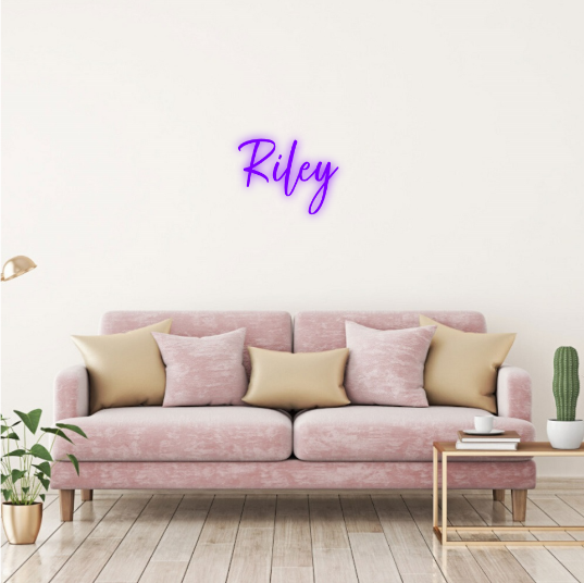 Riley genderneutrale naam neon lamp neon sign – neonlampen.nl